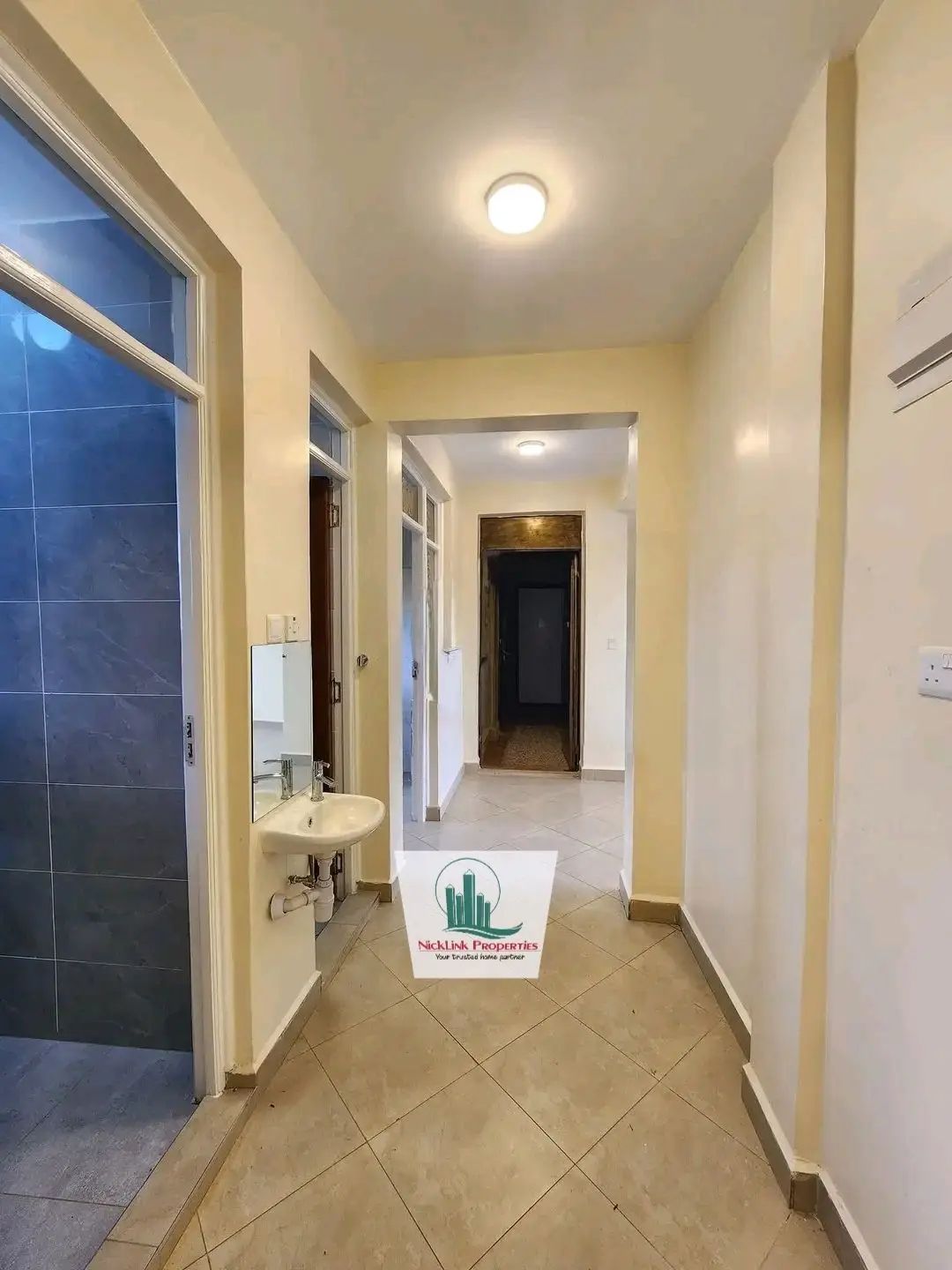 Executive Spacious and modern 2 apartment master ensuite available to ...